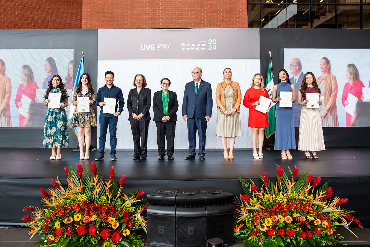Reconocemos la excelencia en la ceremonia de Distinciones Académicas 2024 | Actualidad UVG